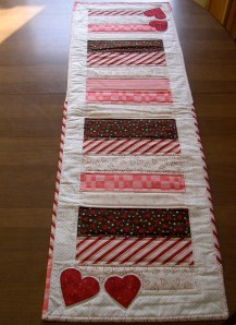 Valentines Day Table Runner – Terri's Notebook